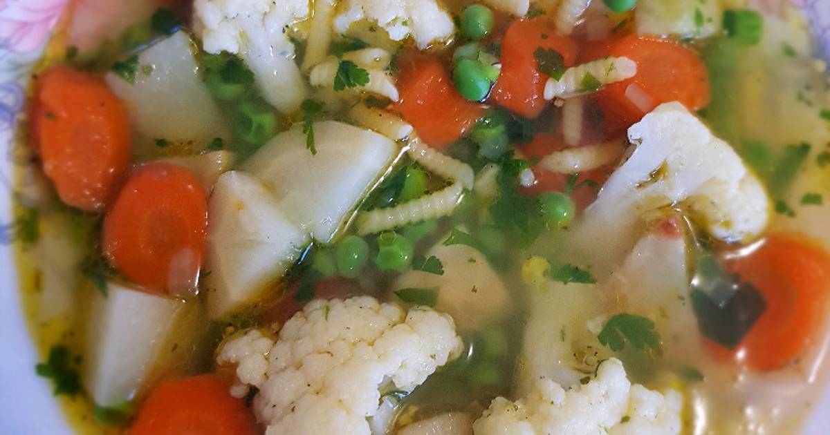 Zöldborsós karfiolleves csigatésztával | Babai János receptje - Cookpad ...