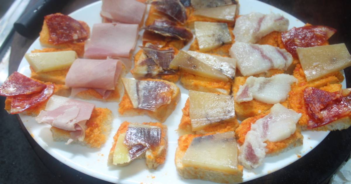 Cuadraditos de pan de molde con embutidos Receta de jorbasmar- Cookpad