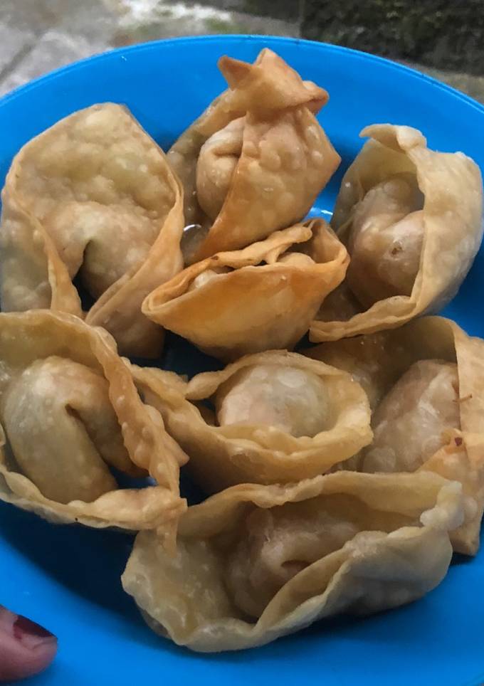 Resep Pangsit goreng/rebus isi ayam oleh Safitri Tiara - Cookpad