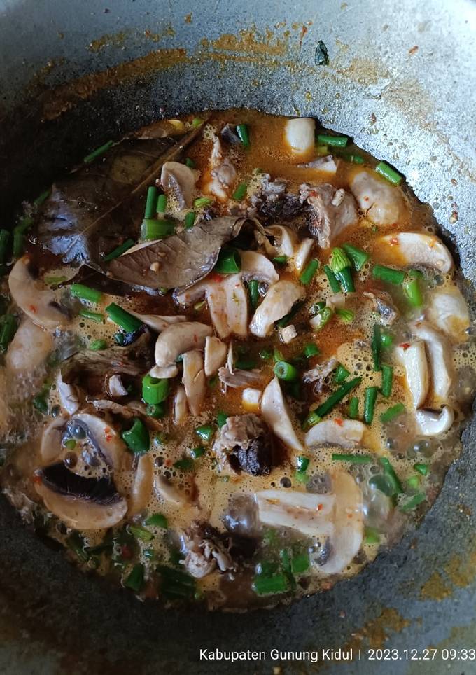 Resep Seblak jamur kancing + kembang brambang oleh Alifah Fatchurrochim ...