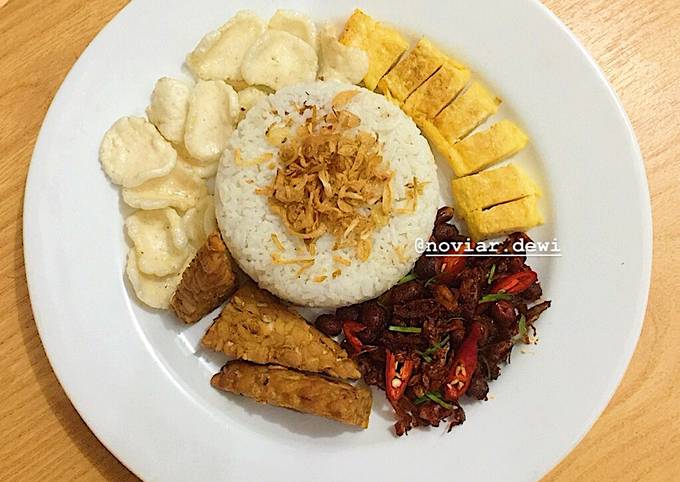 Resep Nasi Uduk Rice Cooker oleh Novia Ratna Dewi - Cookpad