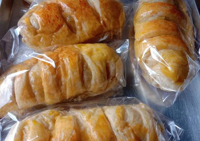 Resep Roti Manis isi Pisang oleh Suci09 - Cookpad