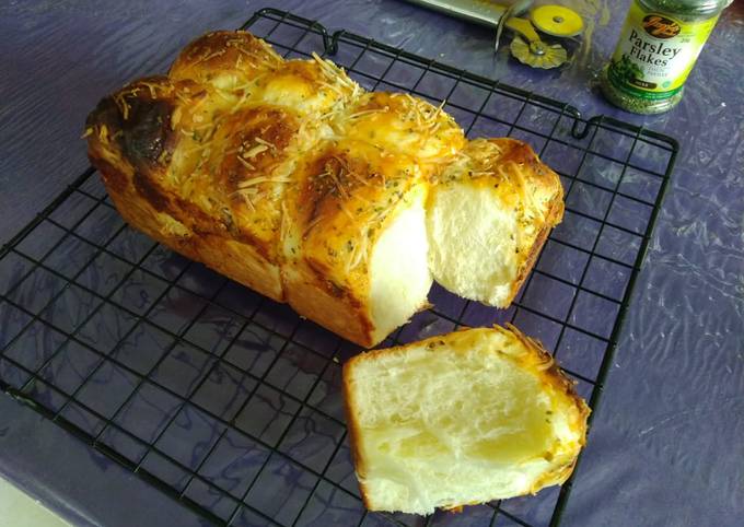 Resep Roti Sobek Isi Daging Asap oleh Novi Herawati - Cookpad