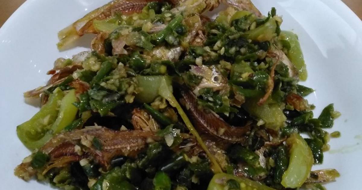 Resep Ikan asin cabe ijo oleh Murtopingah - Cookpad