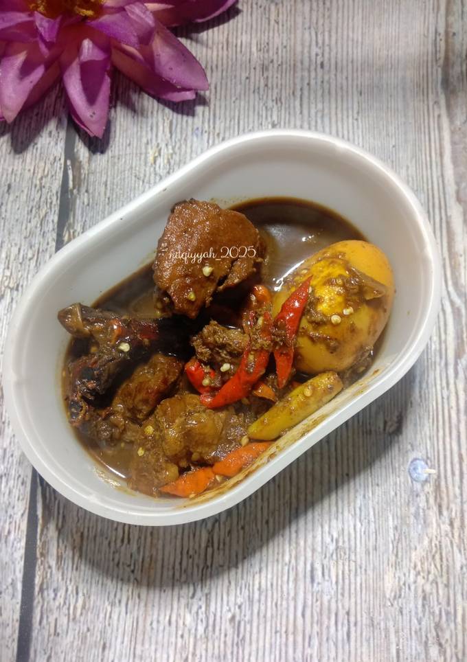 Resep 1155. Semur telur daging sapi pedas oleh Naqiyyah 🍒 - Cookpad