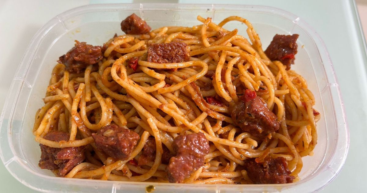 Spaghetti With Spiced Cow Beef Sauce Recipe by Tarei - Cookpad