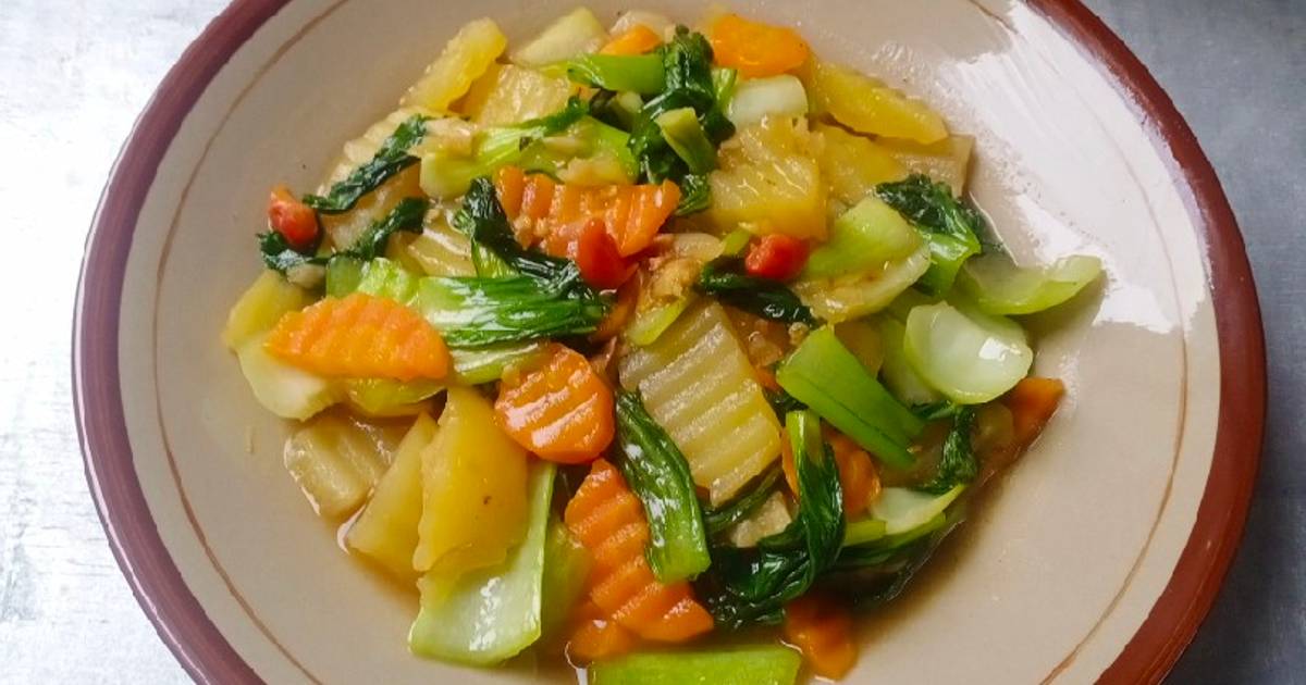 Resep Oseng Pakcoy Kentang Wortel oleh Widjie Astuti - Cookpad