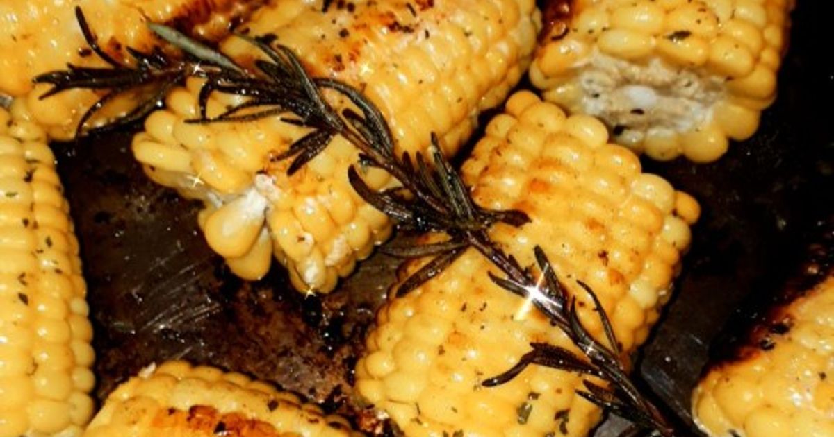 Grilled Sweetcorn (Rosemary Flavoured) Recipe by Mbele Mbalenhle - Cookpad