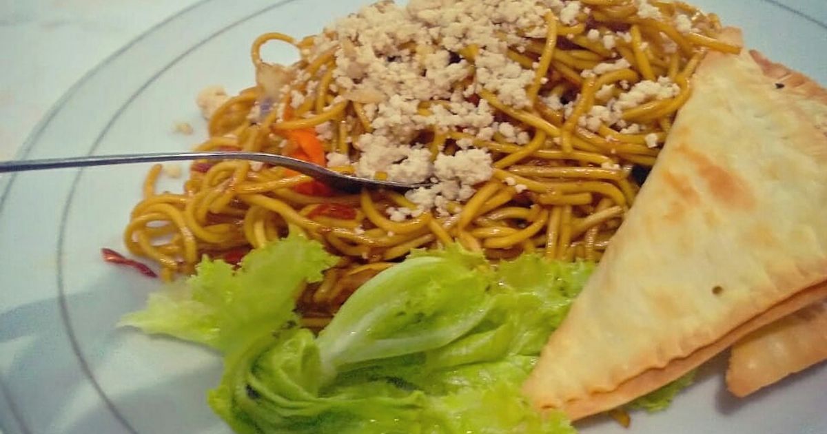 Resep mie level rumahan enak dan mudah - Cookpad