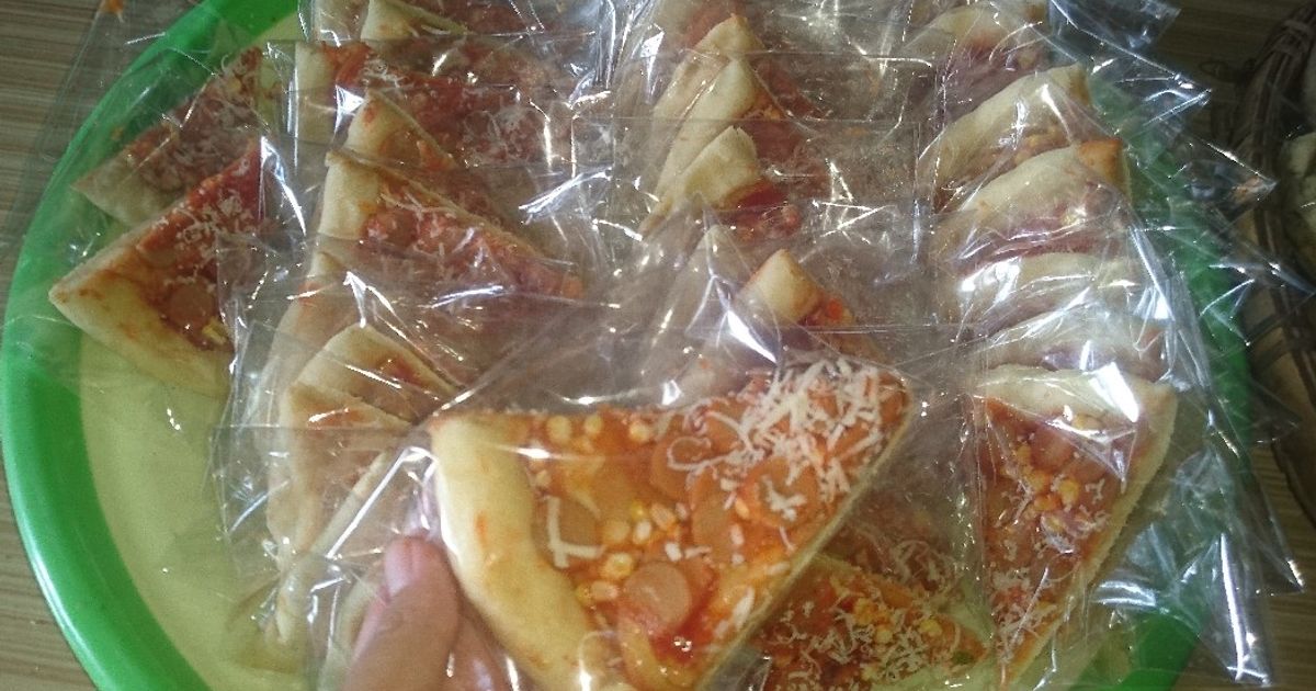 Resep Pizza Teflon Potong Cocok Untuk Snack Box oleh Ry Kitchen - Cookpad