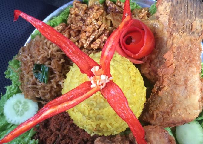 Resep Nasi kuning komplit oleh nandyanova - Cookpad