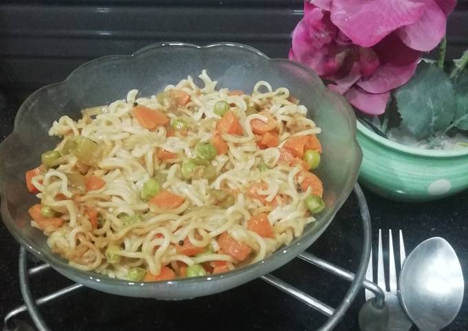 Vegetable Maggi Noodles Recipe by Aruna Thapar - Cookpad