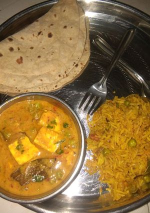 मटर पनीर और रोटी (Matar Paneer Aur Roti Recipe In Hindi) रेसिपी बनाने ...