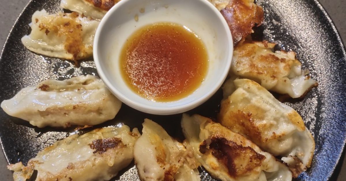 Fried Dumpling Or Wonton Recipe by Meme - Cookpad