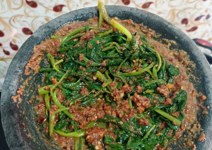 Resep Pecel kangkung oleh Isfanti - Cookpad