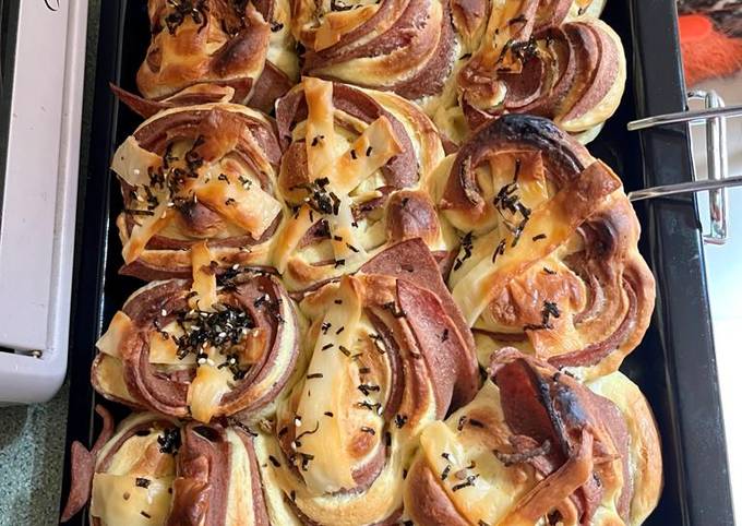 Resep Roti gulung smoke beef oleh Fitrilinggi - Cookpad