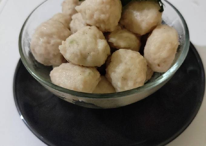 Resep Bakso udang kenyal oleh Mommy Nya Fathzhie - Cookpad