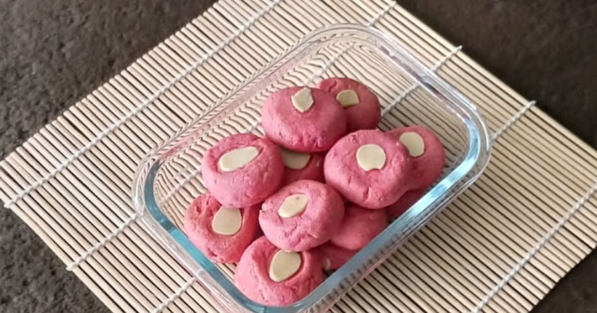 Resep Red Velvet Almond Cookies oleh Asri Suwasani - Cookpad