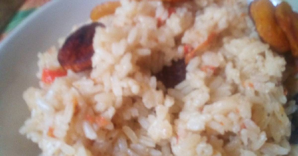 Jollof rice with dodo Recipe by destiny Abjm - Cookpad