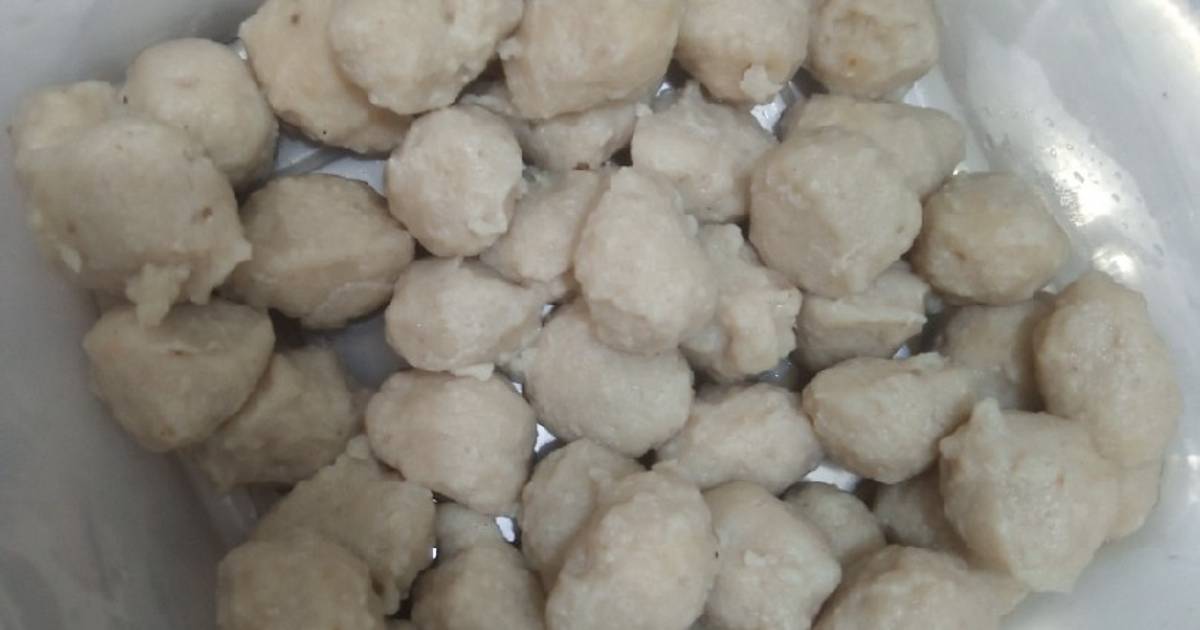 Resep Bakso ayam simple oleh Ade Permata - Cookpad