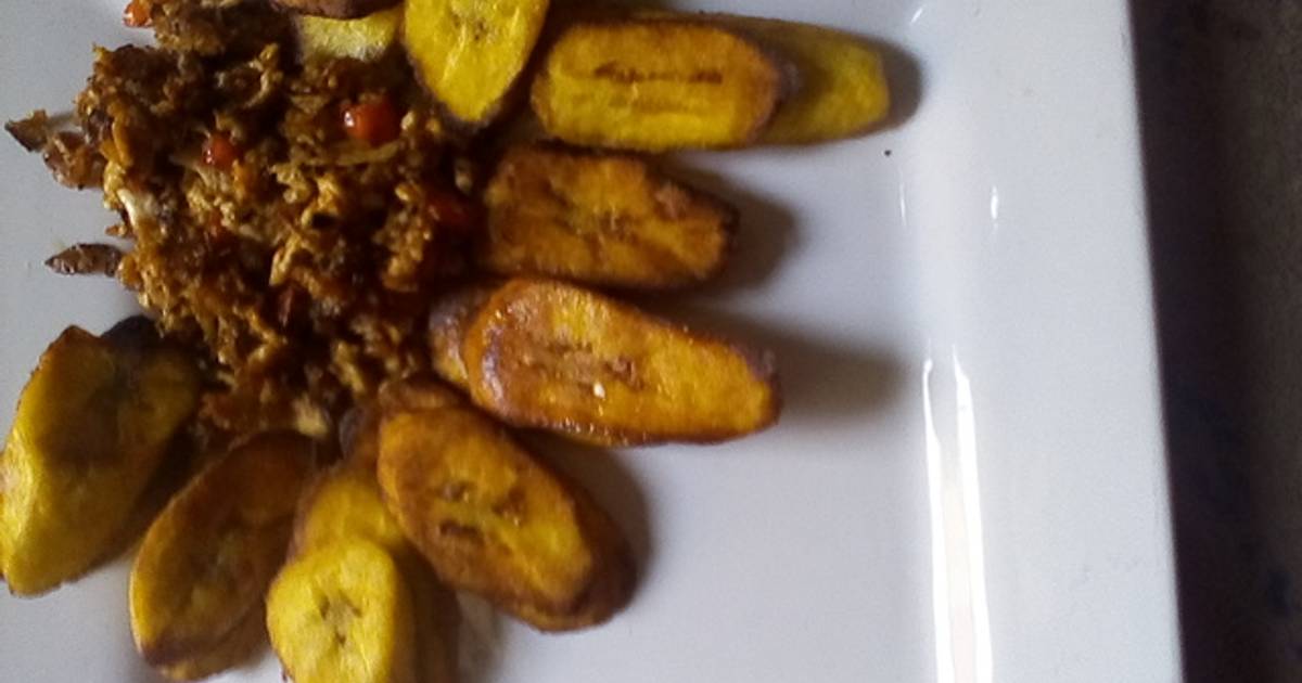 Fried plantains with scramble eggs Recipe by sapeena's cuisine - Cookpad
