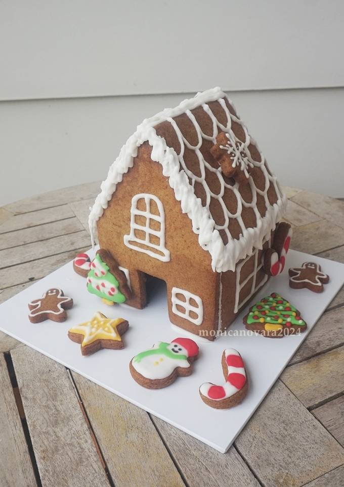 Resep Gingerbread House oleh Monica Novara H. - Cookpad