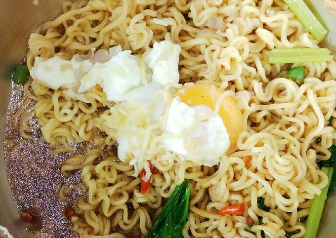 Resep Mie goreng telur setengah matang oleh Fiqrotul Jannah - Cookpad