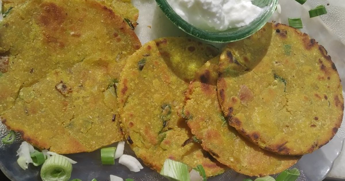 Spring Onion Coin Paratha Recipe by Poonam N Jhaveri - Cookpad