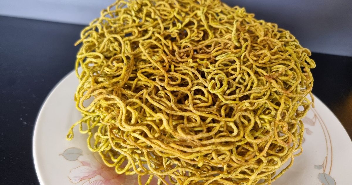 Kothmiri Sev Recipe by Priyangi Pujara - Cookpad