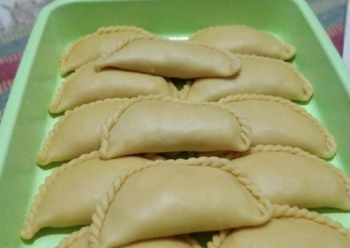 Resep Pastel renyah oleh yenni cabby - Cookpad