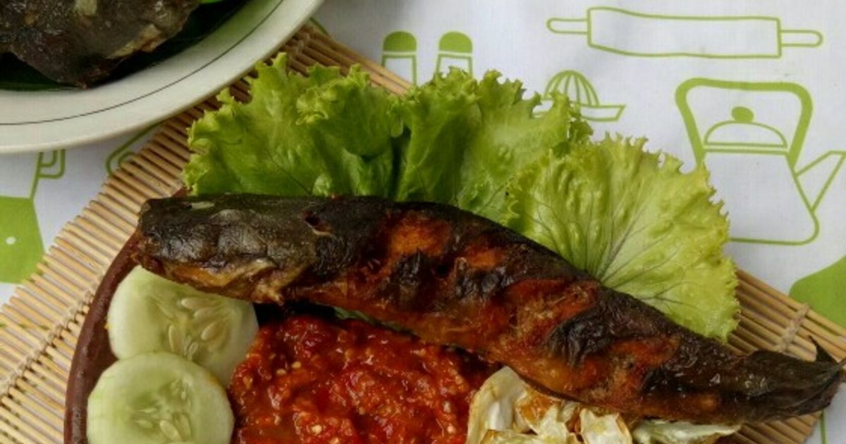 Resep Lele Goreng Sambal Lalapan oleh Icha Annisa Septiana - Cookpad