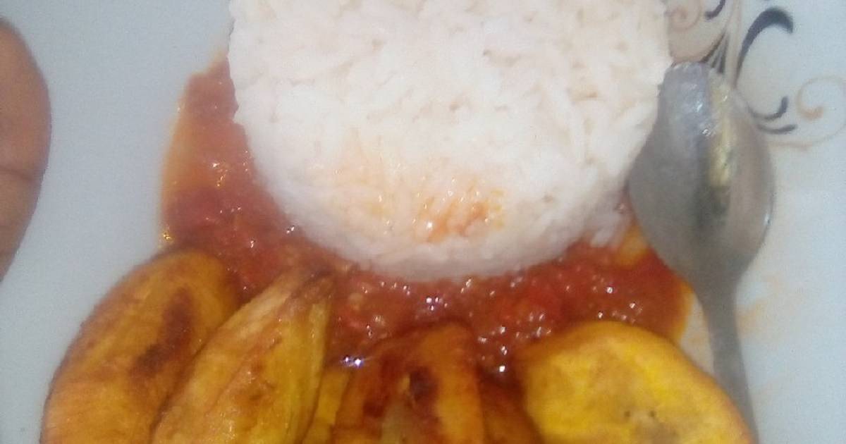 Homemade rice 🍚and pepper and tomato sauce Recipe by Rahimat Dauda ...