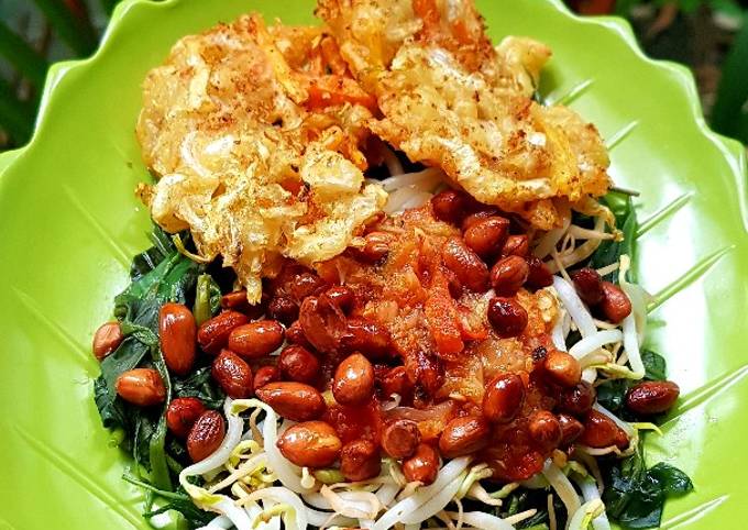 Resep Plecing kangkung campur tauge oleh Eci Ochita - Cookpad
