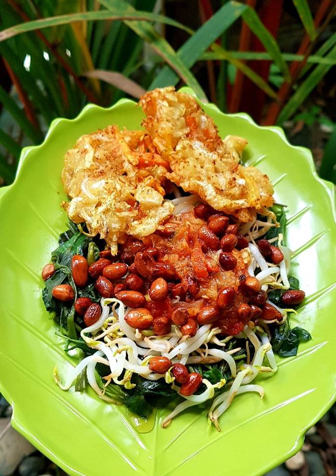Resep Plecing kangkung campur tauge oleh Eci Ochita - Cookpad
