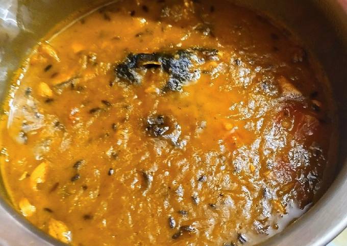 Red lentil with rohu fish head Recipe by Ujjaini Basu - Cookpad