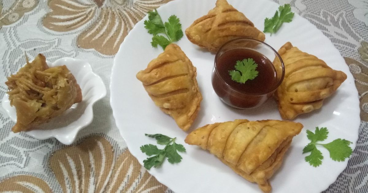 Chinese Strips Samosa Recipe by Vimmi Bhatia - Cookpad