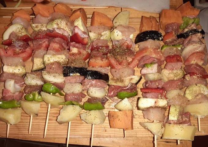Brochetas mixtas Receta de Marilina Ramos- Cookpad