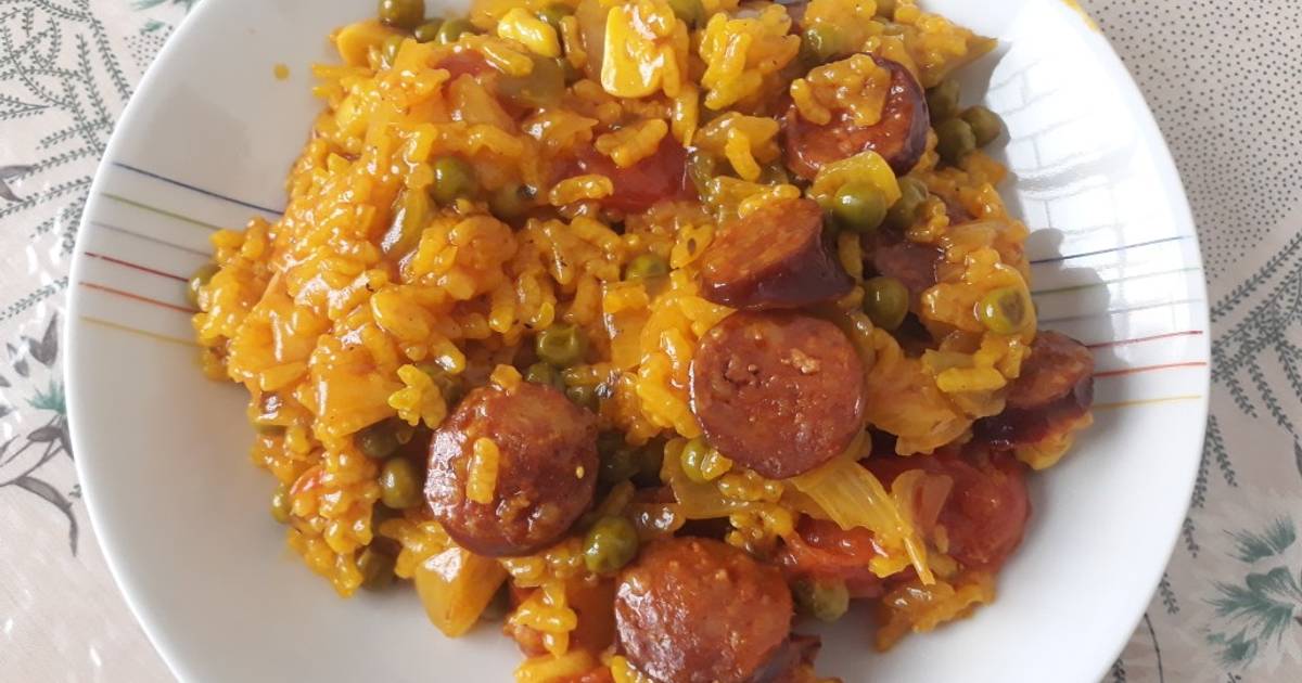 Arroz con chorizo Receta de Gilbert (Aprenent a la vida 📚♻️☯️)- Cookpad