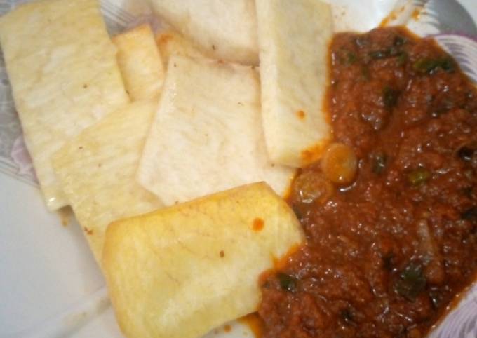 Fried yam and sauce Recipe by 2 hearts ️ cuisine - Cookpad