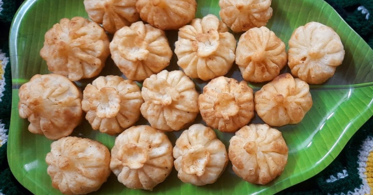 रवा खवा मोदक (Rava Khava Modak Recipe In Marathi) रेसिपी Mrs.Nilima ...