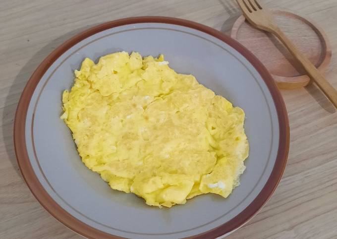 Resep Telur dadar ala McD oleh Naila Maharani - Cookpad
