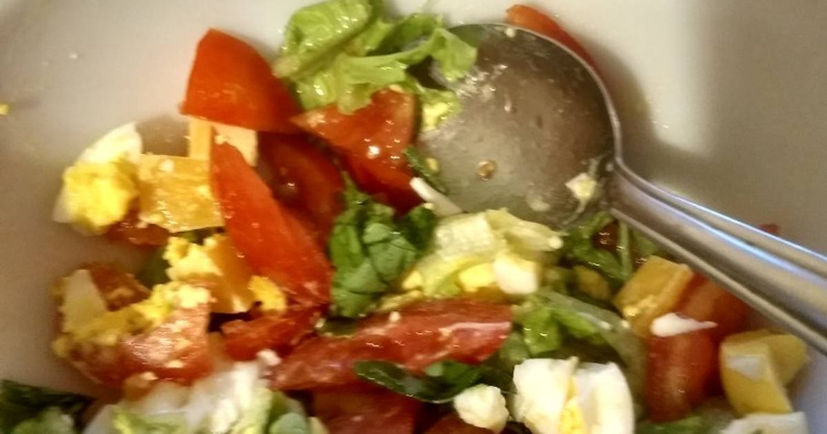 Ensalada de tomate, huevo duro, lechuga y rúcula Receta de Sabi- Cookpad