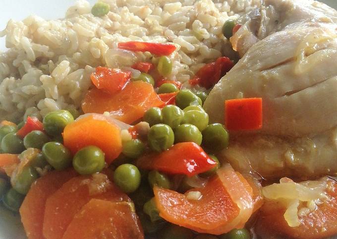 Pollo arvejado fácil de la abuela 👵 Receta de Paulina Del Estero- Cookpad