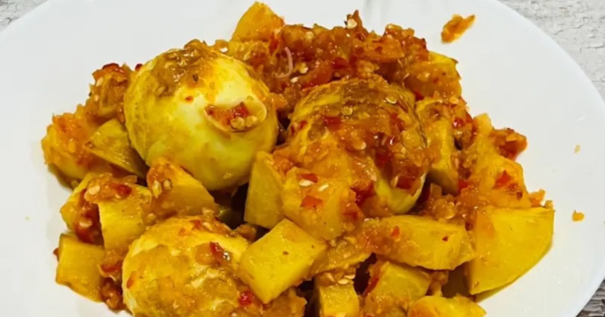 Resep 731.Telur Dan Kentang Balado oleh Juliana Tendeas - Cookpad