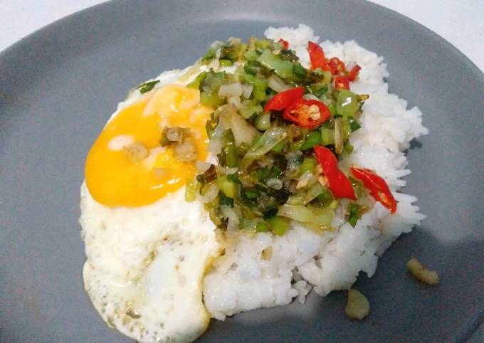 Resep Telor mata sapi with scallion oil oleh Kiki_Nomuyepo - Cookpad