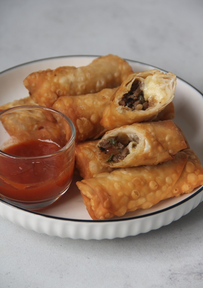Resep Lumpia Daging Keju / Cheesy Beef Lumpia oleh Giovanni Euodia ...