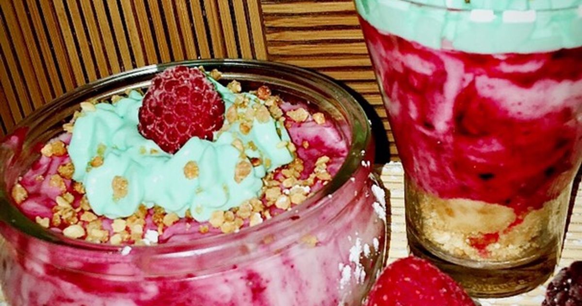 Copa Cremosa De Queso Y Frutos Rojos Con Aroma De Ron Receta de ChikiTiki