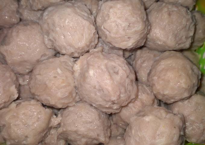 Resep Bakso home made sapi mix ayam oleh Mamih Kim - Cookpad