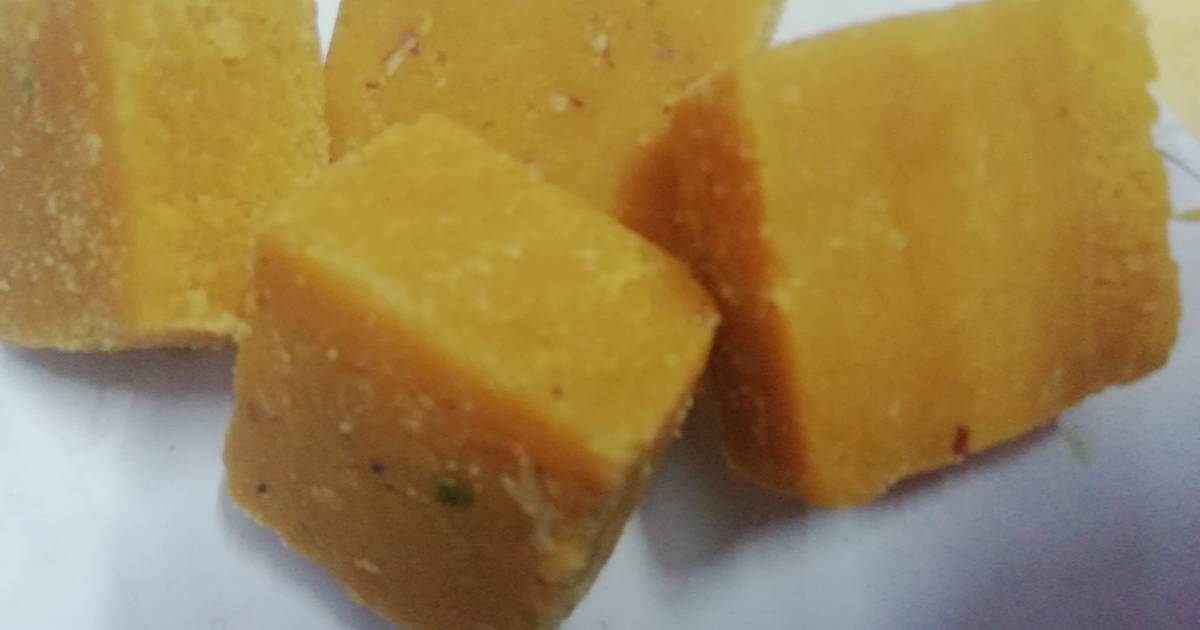 Besan Burfi Recipe by Neelam kathuria - Cookpad