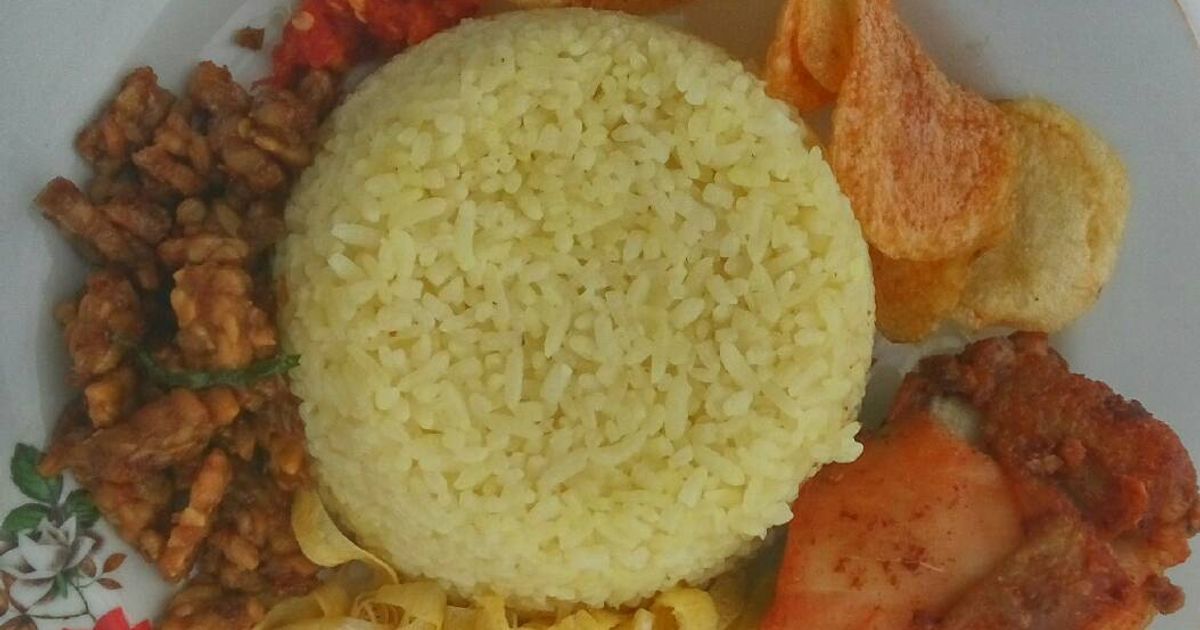 Resep Nasi Kuning Rice Cooker oleh Estee Kinasih Demiyanto - Cookpad